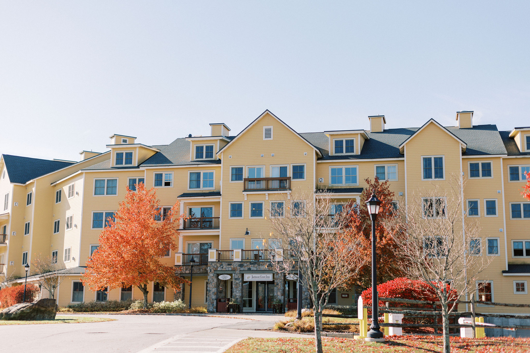 Fall Wedding at Jackson Gore Inn at Okemo Mountain Resort, Vermont ...